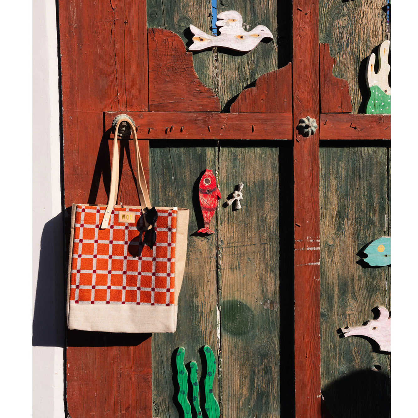 Wine Tote in Chenille Window Brick